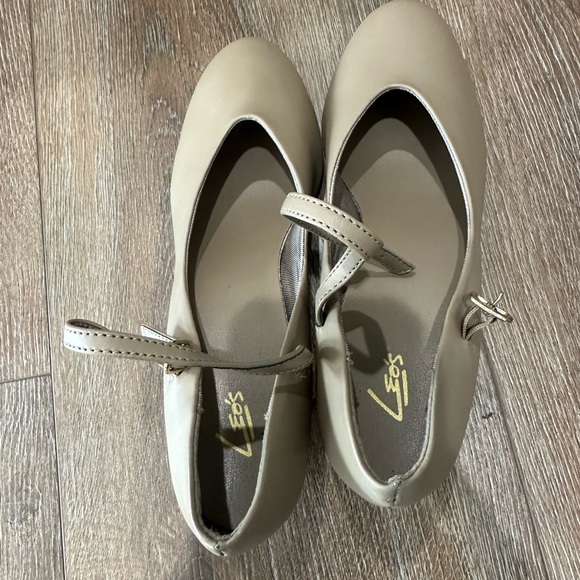 Shoes | Leos Tan Character Shoes | Poshmark